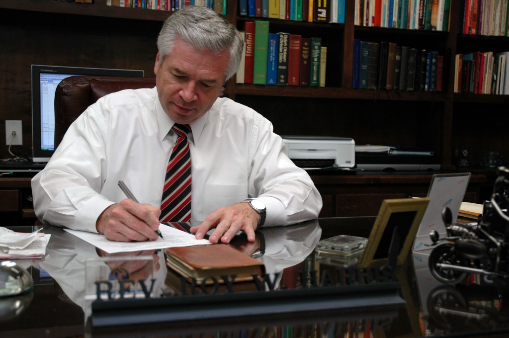 roy12 – Dr. Roy Harris